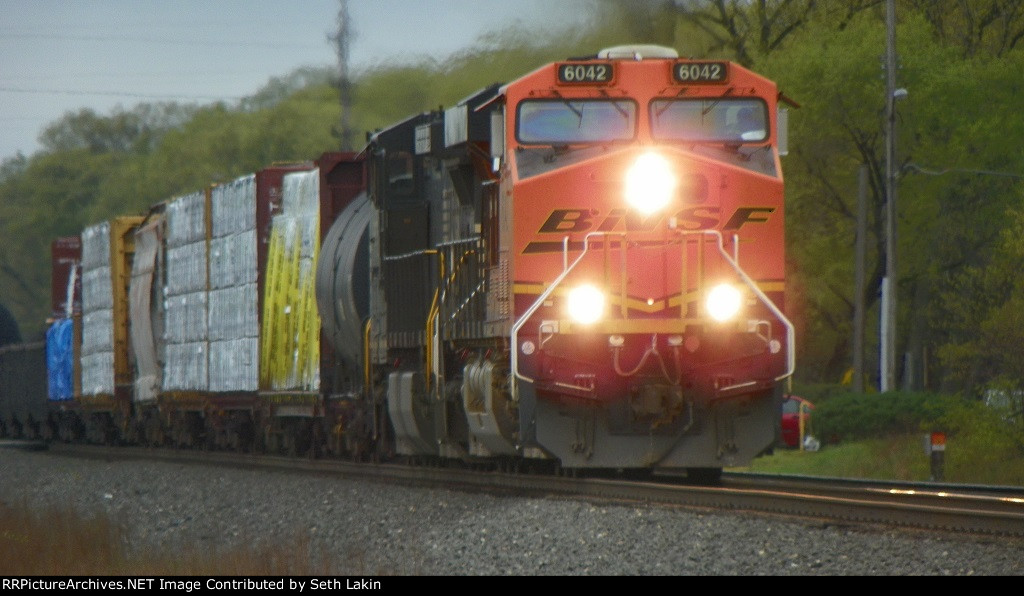 BNSF 6024 with NS 36J